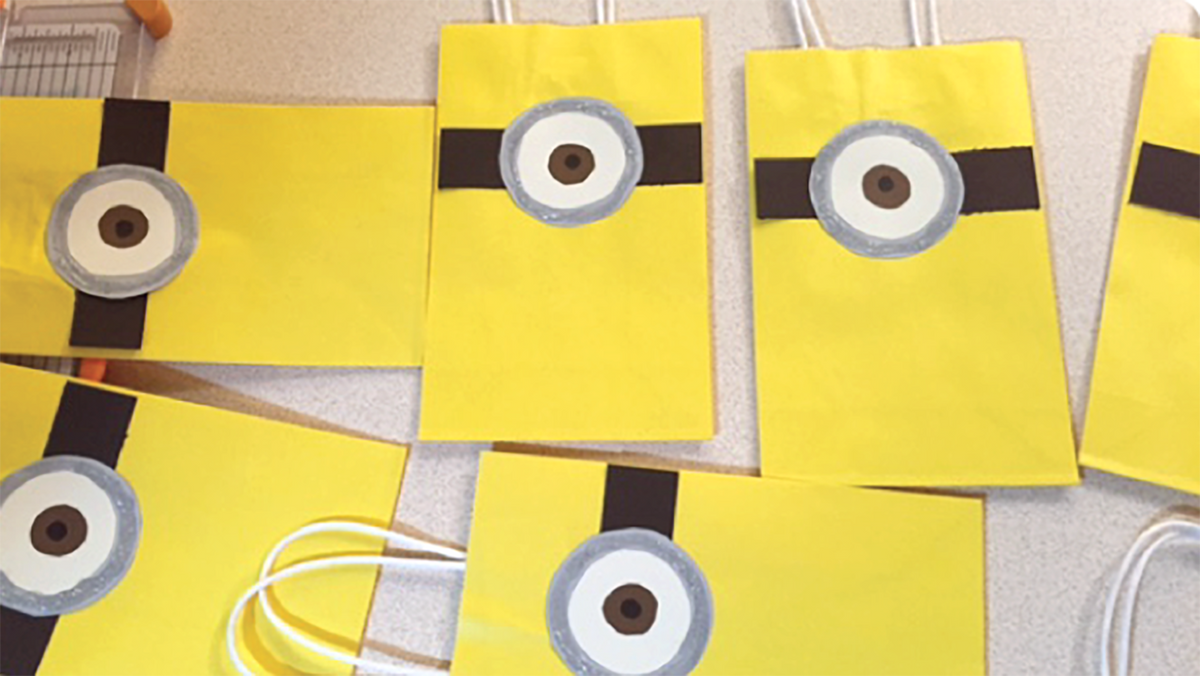 DIY Minion Gift Bags in 5 easy steps — Craft-e-Corner