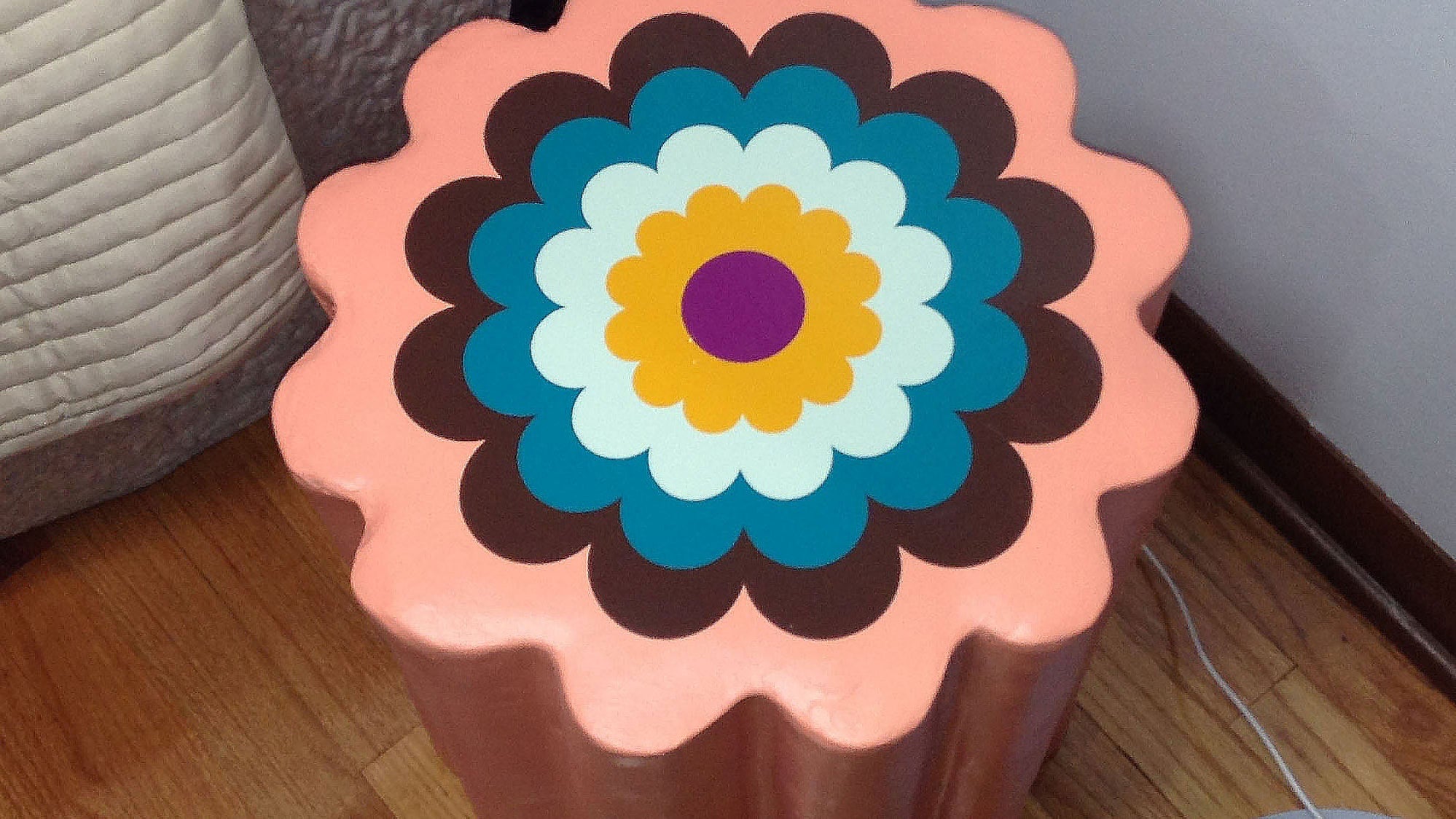 Retro Flower Vinyl Decal Side Table Top Using Cricut — Craft-e-Corner